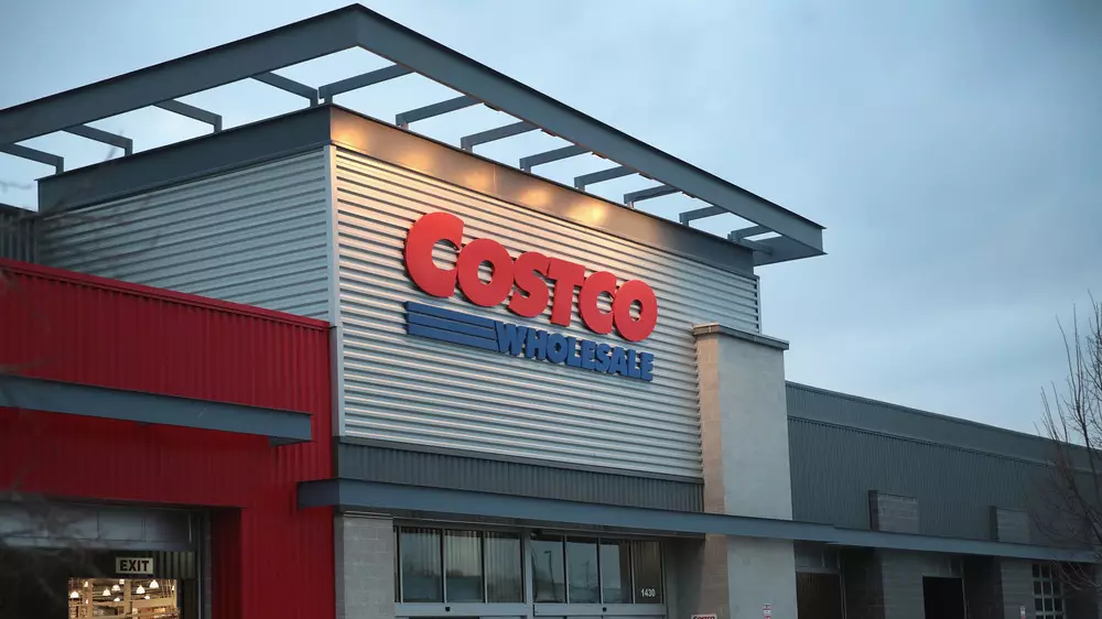 bahagian luar kedai Costco