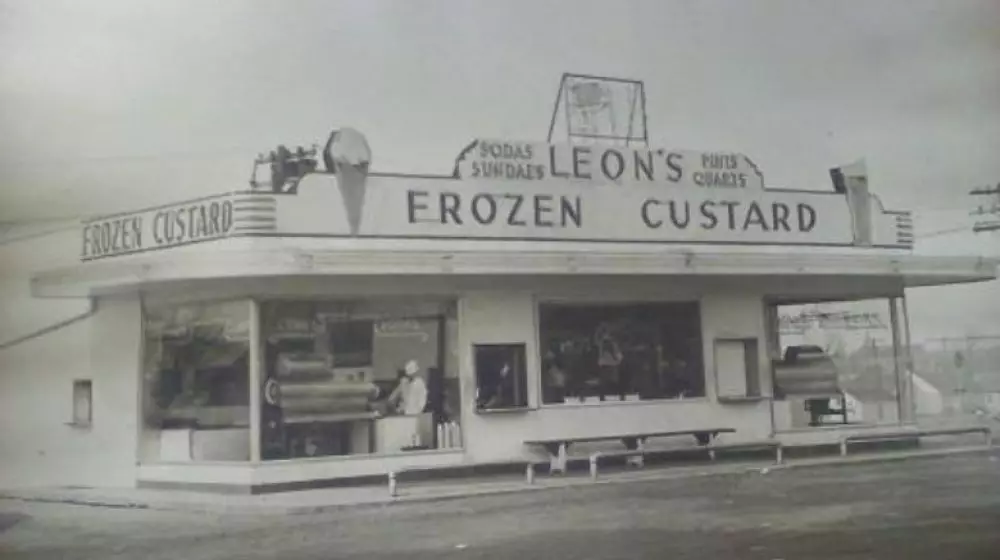 Leon's Frozen Custard, Milwaukee, 1942