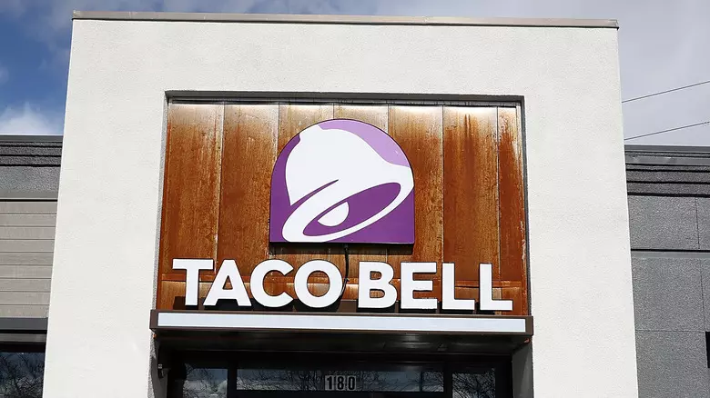 Taco Bell's Shredded Chicken Tacos: wat te witten foardat jo ien bestelle