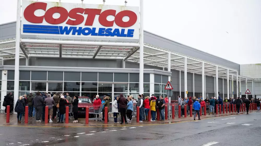 „Costco“ ką tik pakeitė savo darbo valandas. Štai kodėl