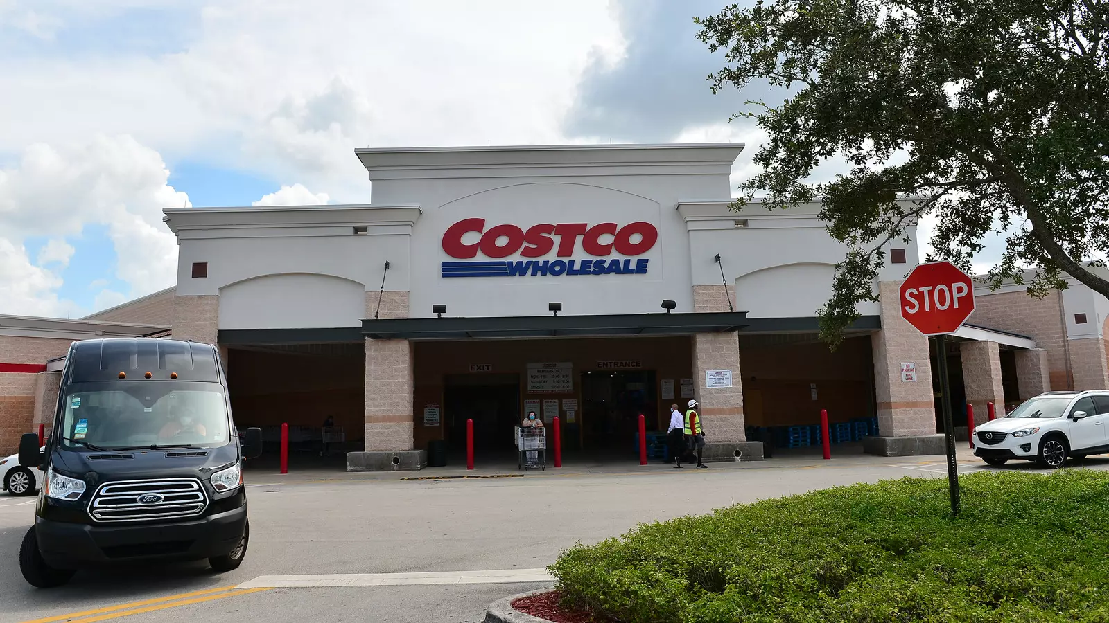 La Vera Kialo Costco Nuligis Siajn Glaciaĵtrinkejojn de Manĝejo