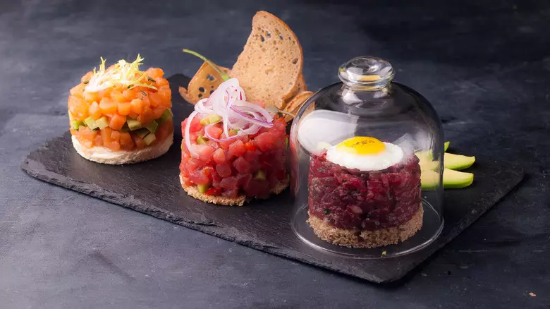 steak et tartare de poisson