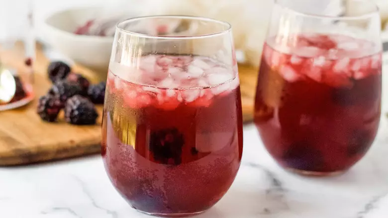 Copycat tre bero-hibisko Starbucks refreŝiga en vitro