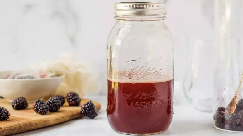 Copycat très berry hibiscus Starbucks Refresher Mason Jar