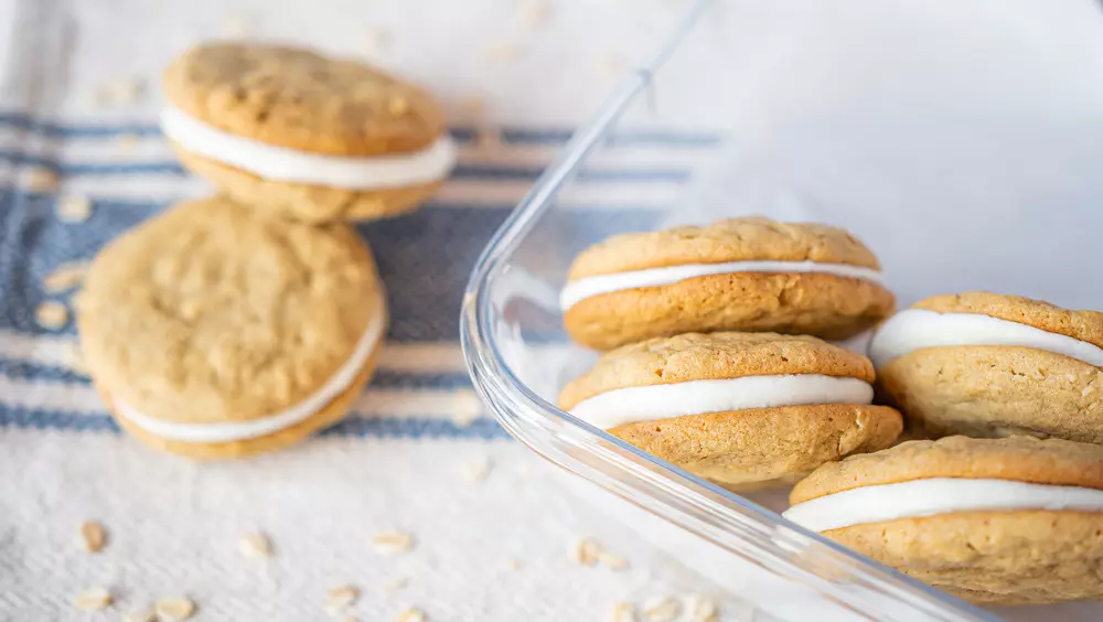 cookies a cikin akwati na tupperware