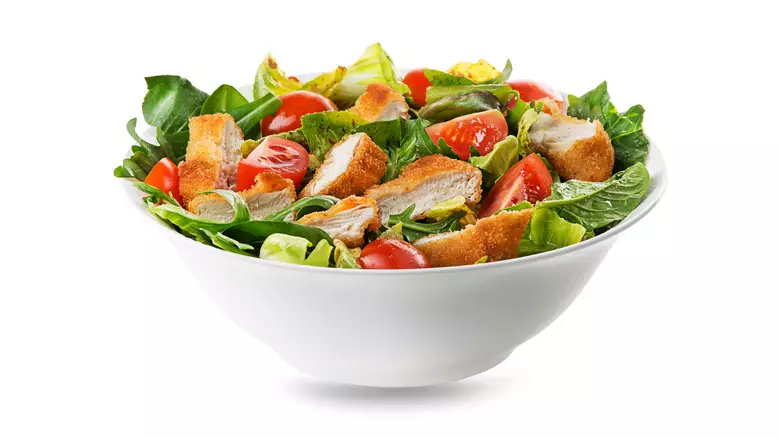 Salad gà tẩm bột