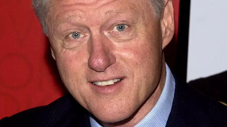 O ex presidente Bill Clinton sorrindo no evento