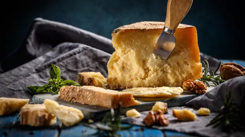 tranche grana padano fwomaj tablo