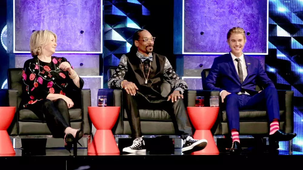 Martha Stewart agus Snoop Dogg ar Justin Bieber Roast