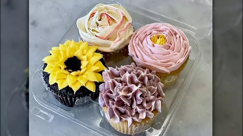 cupcakes s cvjetnom glazurom