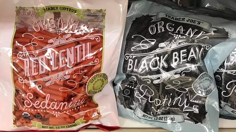 Pasta de lentellas vermellas e feixóns negros de Trader Joe