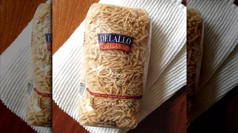 Pasta orzoz orgánica DeLallo en bolsa