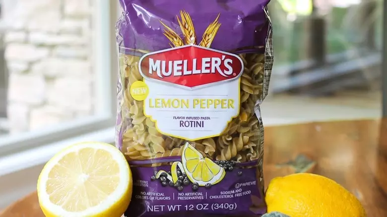 Bolsa de pasta rotini de pementa e limón de Mueller