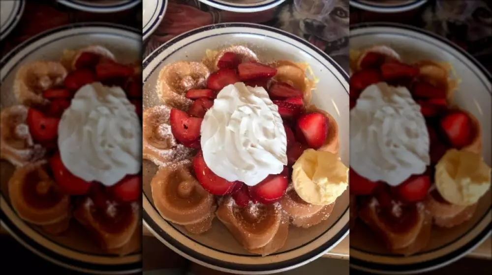 Virginia: Pocahontas Pancake na Waffle Amaduka meza ya mugitondo