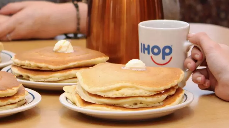 ihop पॅनकेक्स