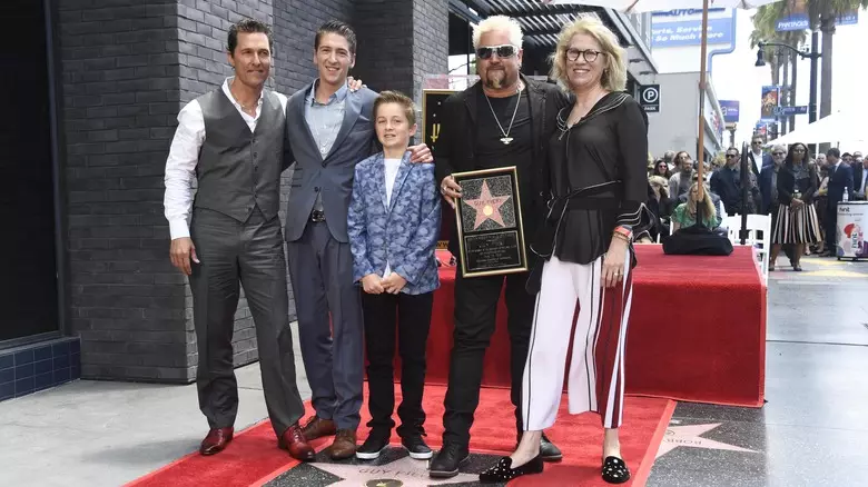 Guy Fieri na Calçada da Fama de Hollywood.