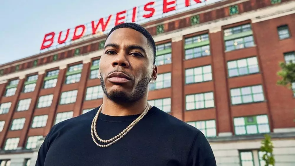 Nelly le Budweiser ba sebelisana 'moho