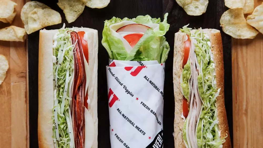 Customizable sandwiches xaiv los ntawm Jimmy John's