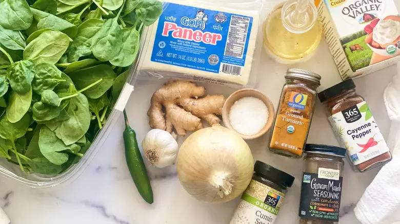 ingredienti per il paneer al palak