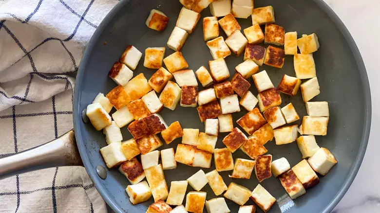 goue paneer in pan