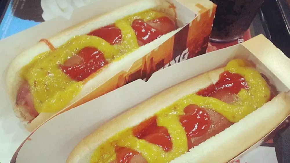 Zwee vun Burger King's Hot Dogs