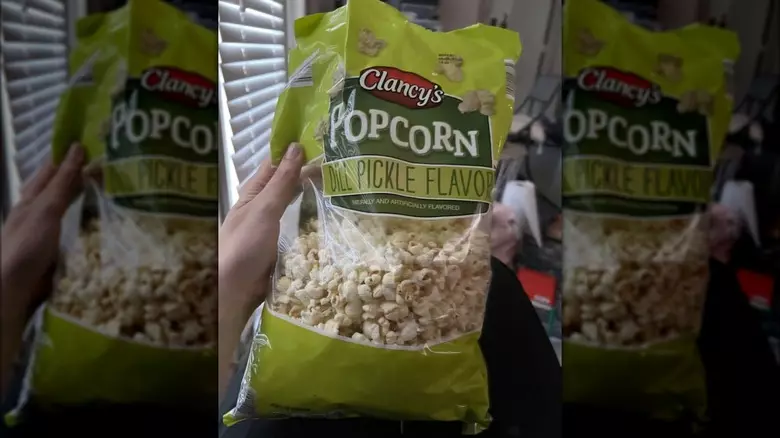 Zelený sáček popcornu Aldi