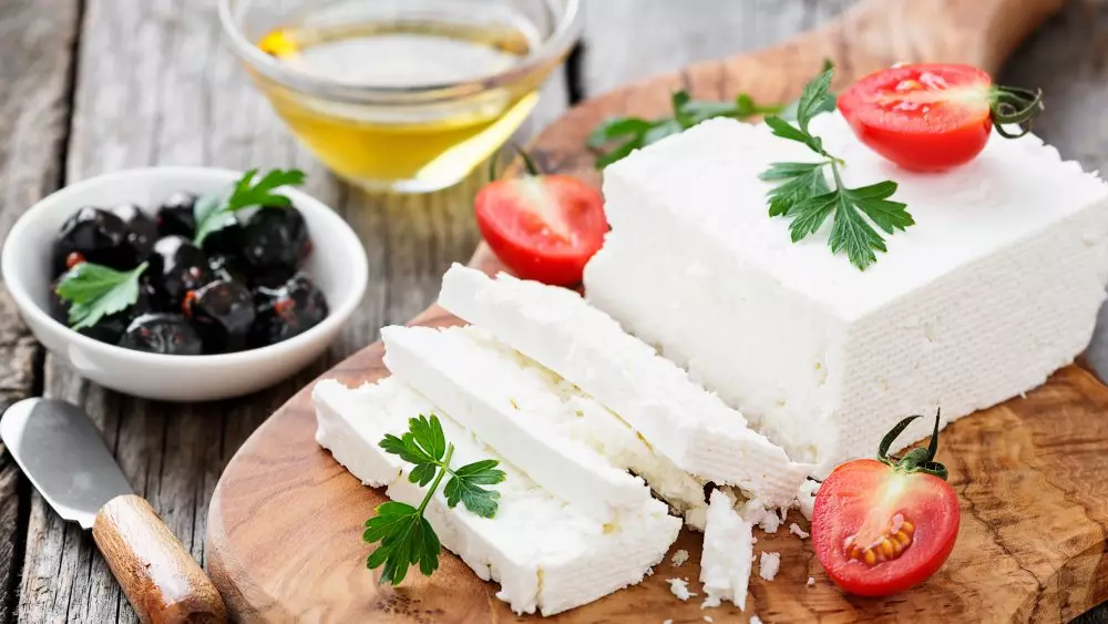 Nke a bụ ihe ị nwere ike dochie maka cheese feta