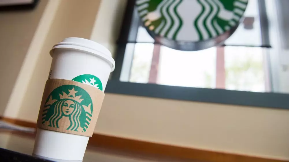 Starbucks kafija savu kafijas tasīšu likteni patur noslēpumā