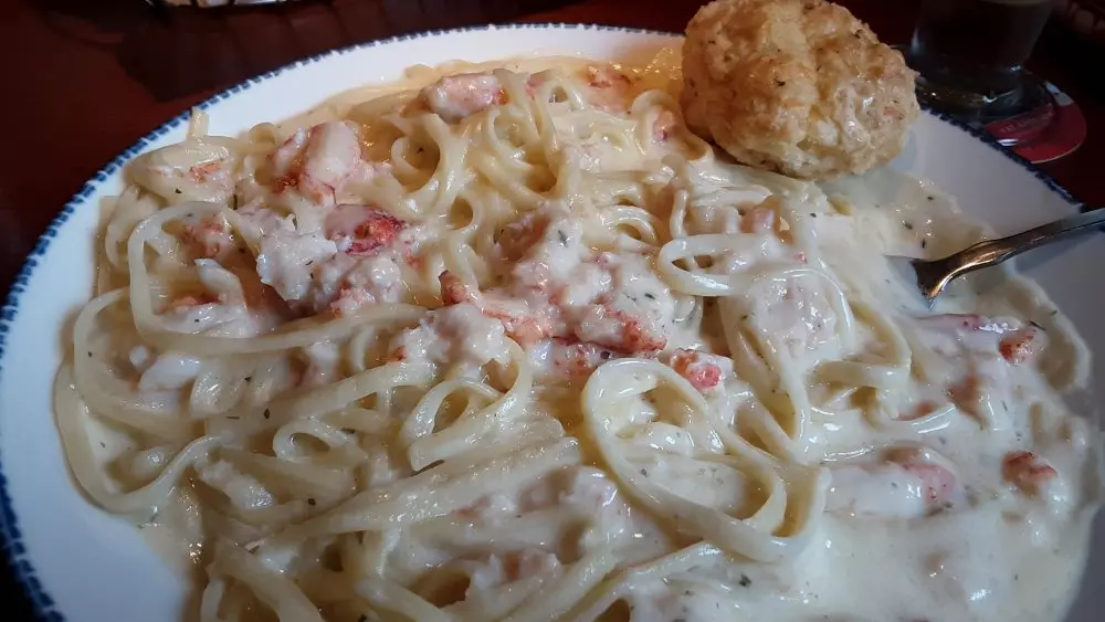 Rdeči jastog Crab Linguini Alfredo