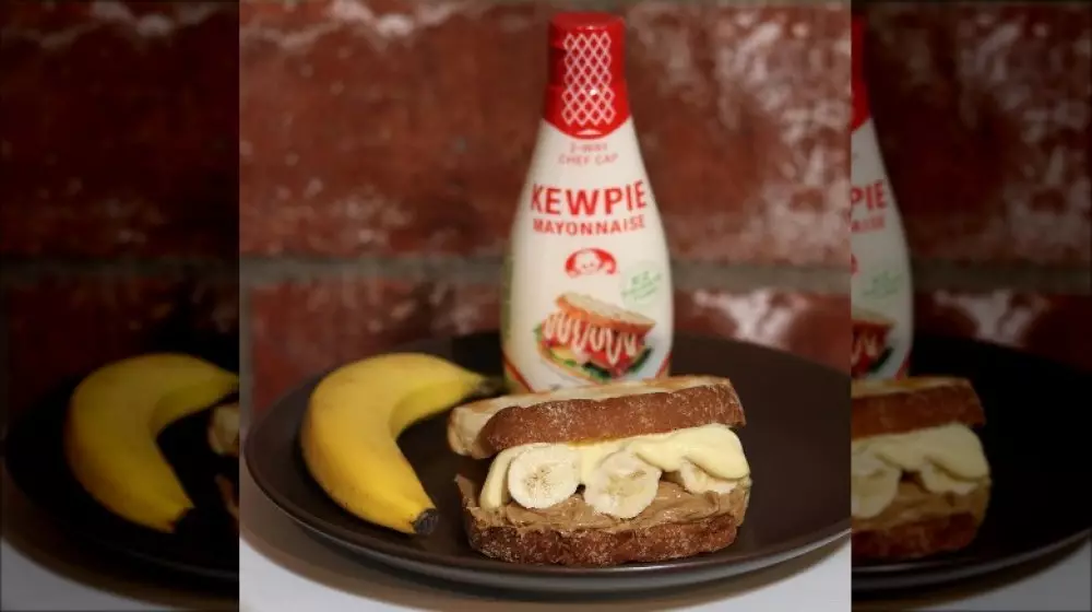 Sandwich ya Kewpie na ndizi