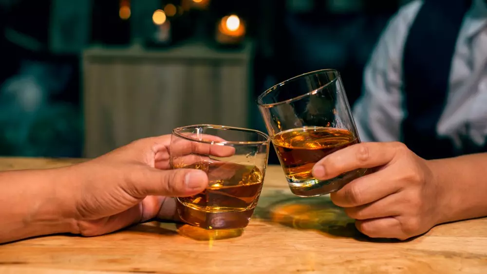 Nazdravljanje z viskijem
