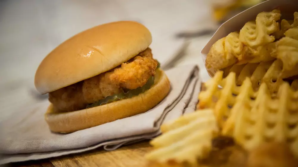 Chick-fil-A samloka og vöfflu franskar