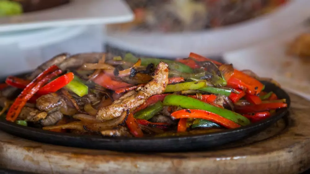 Jy moet nie Fajitas by 'n Mexikaanse restaurant bestel nie. Hier is Hoekom