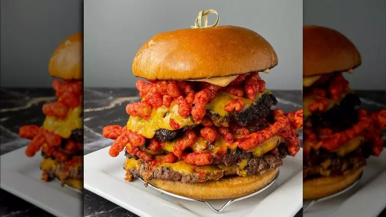 Hamburguesa con Wagyu e Cheetos