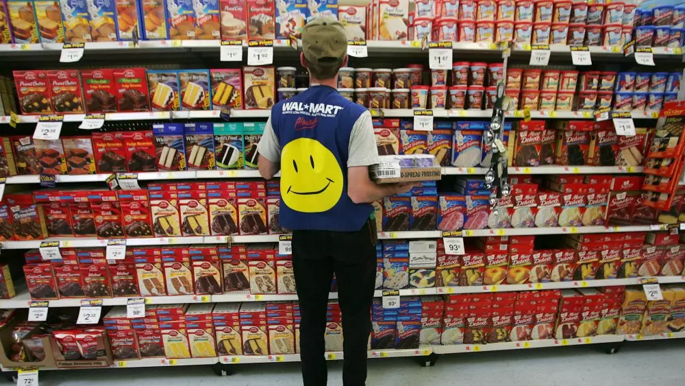 traballador dun supermercado walmart