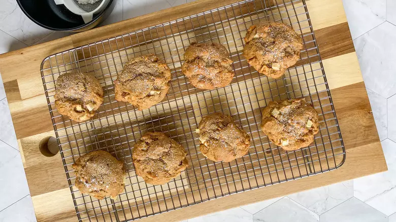 gebakken appelkruidenkoekjes