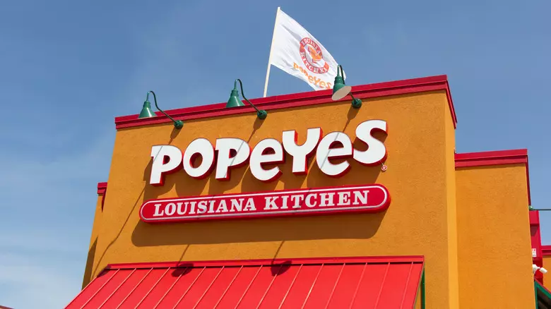 Semn și steag de vitrină Popeyes