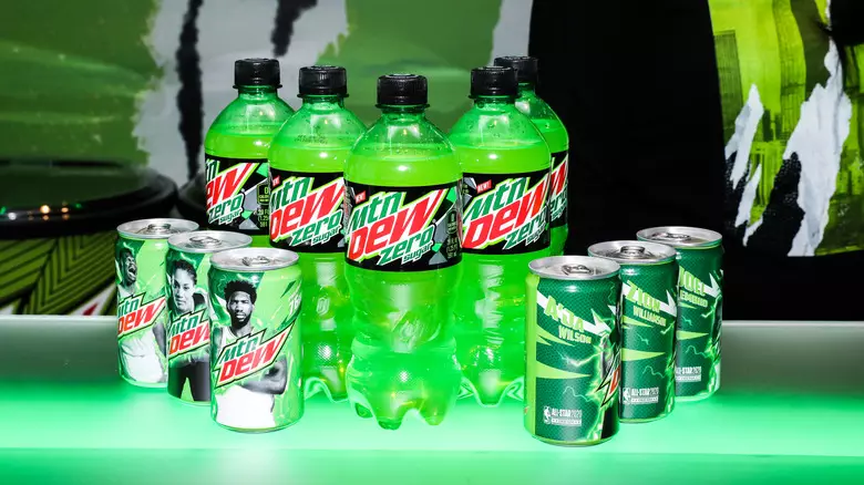 Den verkliga skillnaden mellan Mountain Dew och Mountain Dew Throwback