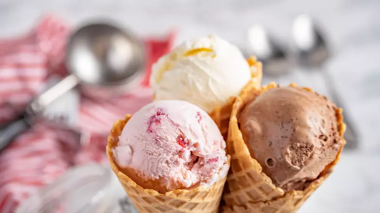 Ice cream ka li-cones