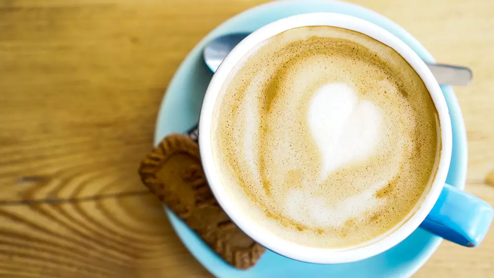 Havremelk latte på bordet