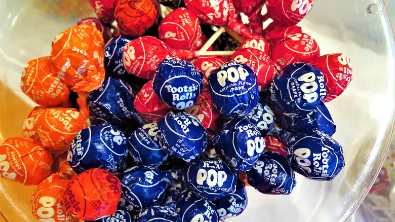 Assortment ng Tootsie Pop lollipops