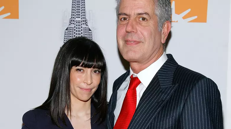 Anthony Bourdain với Ottavia Busia -Bourdain