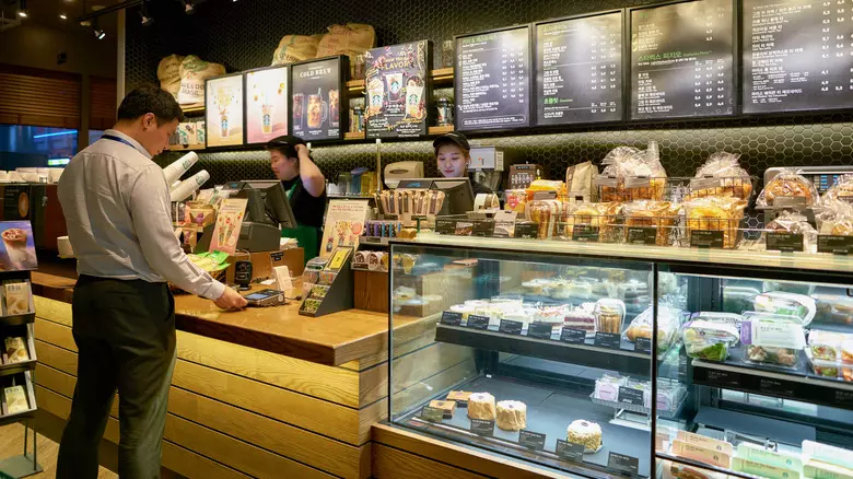 Tủ lạnh bánh ngọt Starbucks