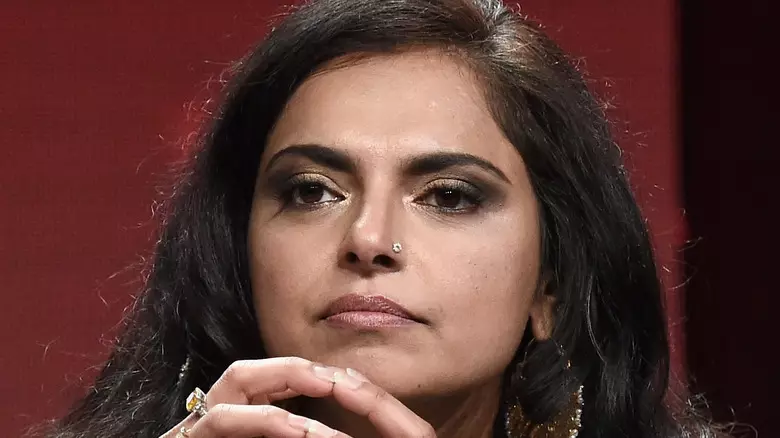 Maneet Chauhan dalgın görünüyor