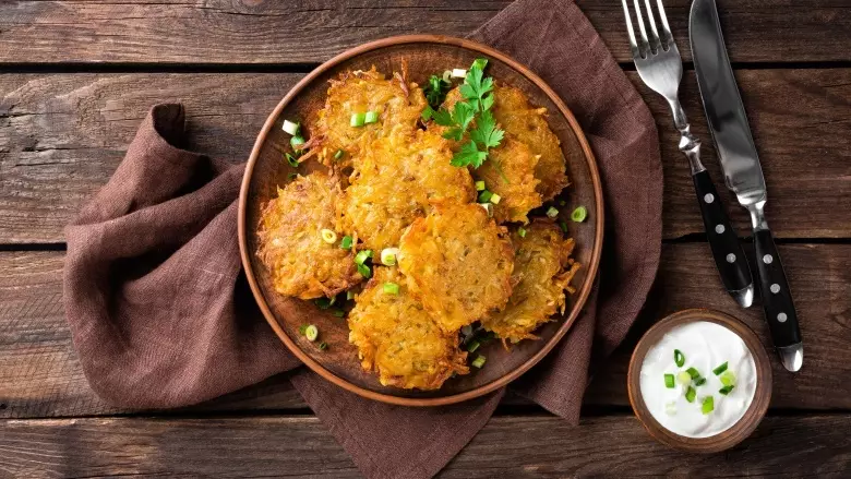 Semua yang Anda Perlu Tahu Tentang Membuat Latkes Sempurna 1392_10