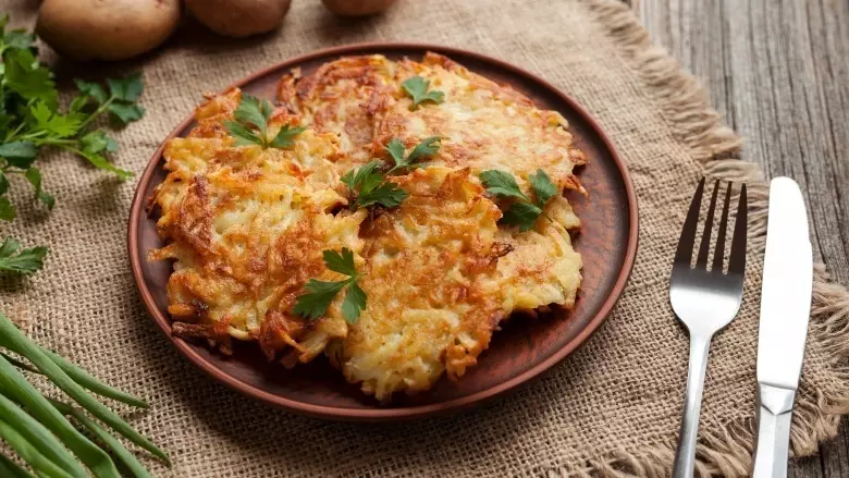 Todo o que necesitas saber sobre como facer Latkes perfectos 1392_2