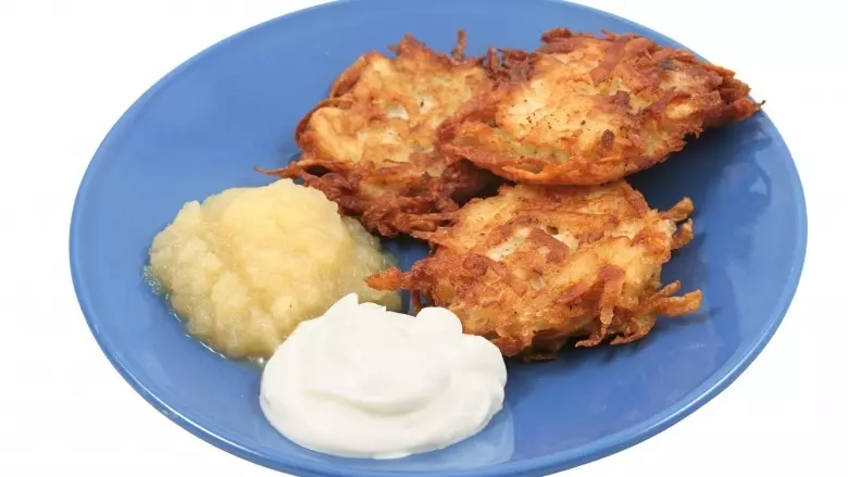 Todo o que necesitas saber sobre como facer Latkes perfectos 1392_8