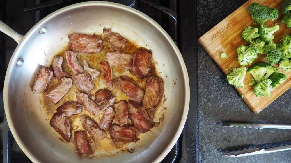 cara menggoreng daging sapi selama 20 menit lo mein