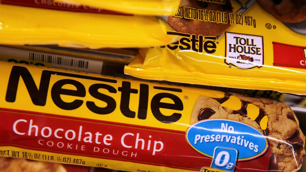 Pâte à biscuits aux pépites de chocolat achetée en magasin Nestlé