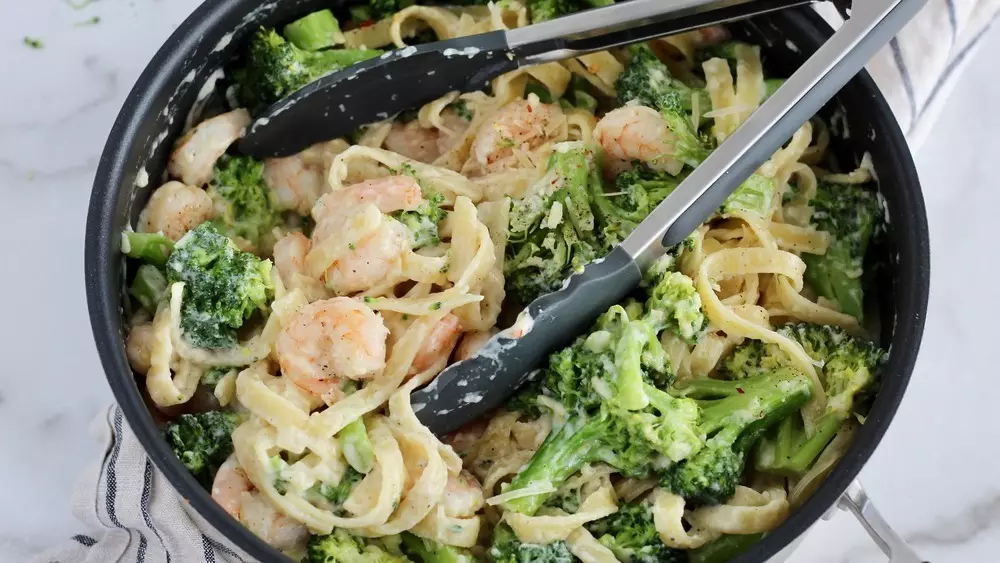 Shrimp alfredo